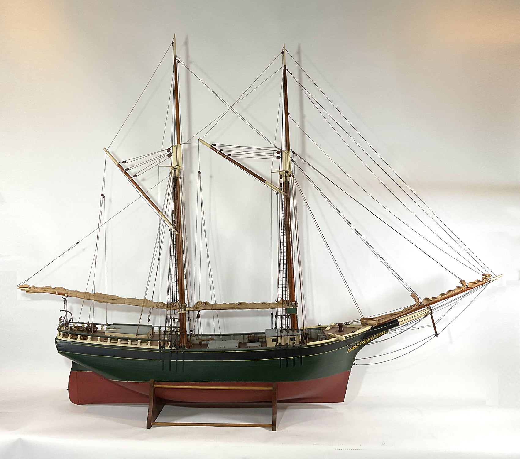 Ship Models – Page 5 – Lannan Gallery